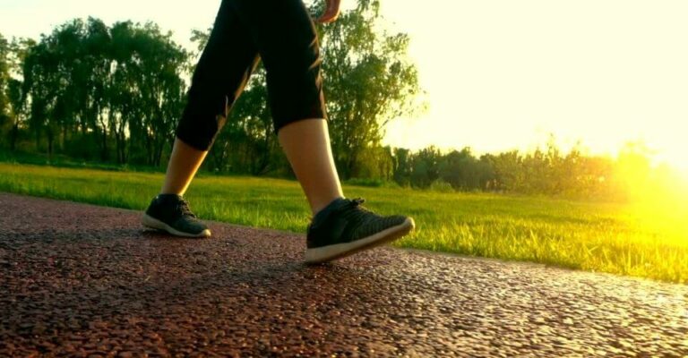 How Many Steps to Walk or Run 4 Miles by Height and Gender?