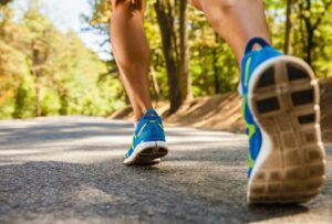 How Many Steps to Walk or Run 10 Miles by Height & Gender?