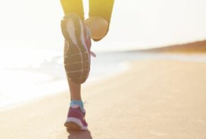 How Many Steps to Walk or Run 4 Km by Height & Gender?