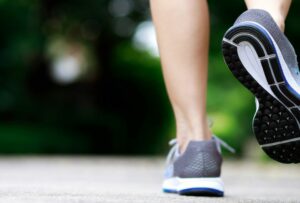 How Many Steps to Walk or Run 8 Km by Height & Gender?