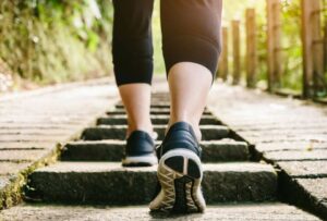 How Many Steps to Walk or Run 3 Miles by Height & Gender?