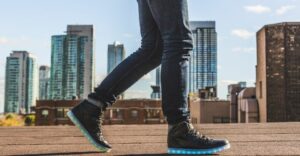 How Many Steps to Walk or Run 6 Miles by Height & Gender?