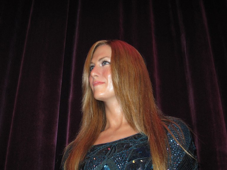 Jennifer Aniston Workout Routine and Diet Plan 2025: Ageless Fitness Guide