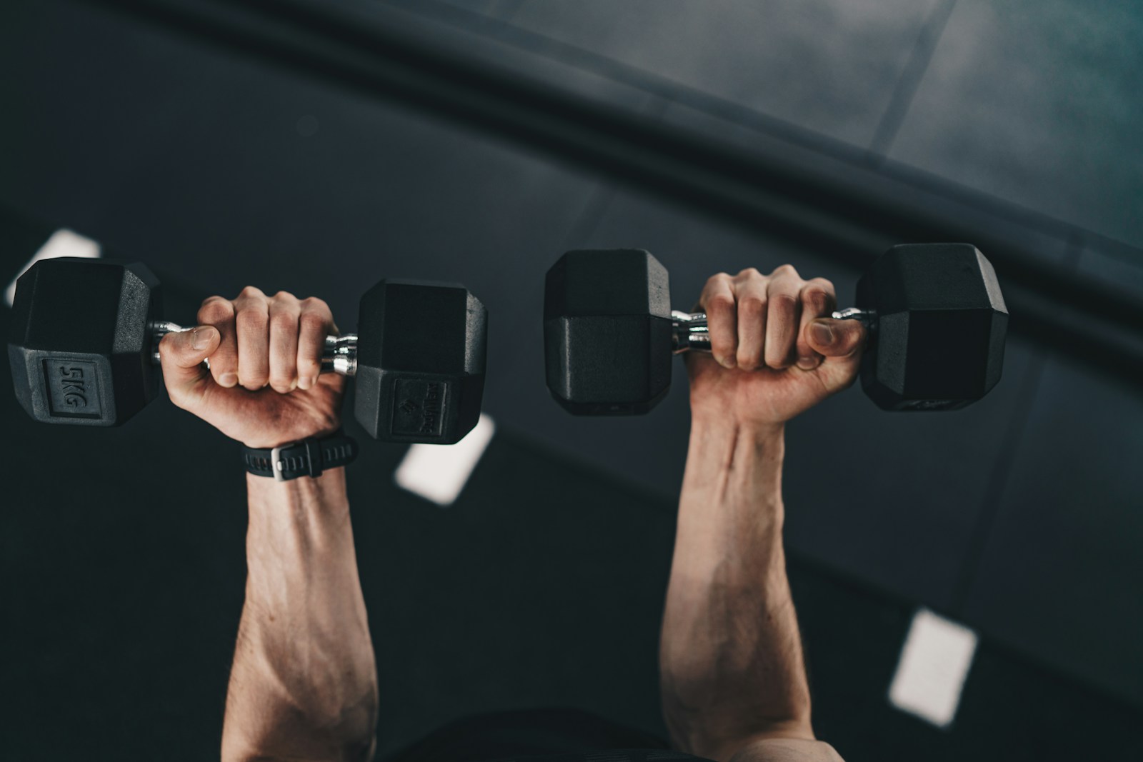 Gym Membership Benefits in 2025: Why Joining a Gym Beats Home Workouts