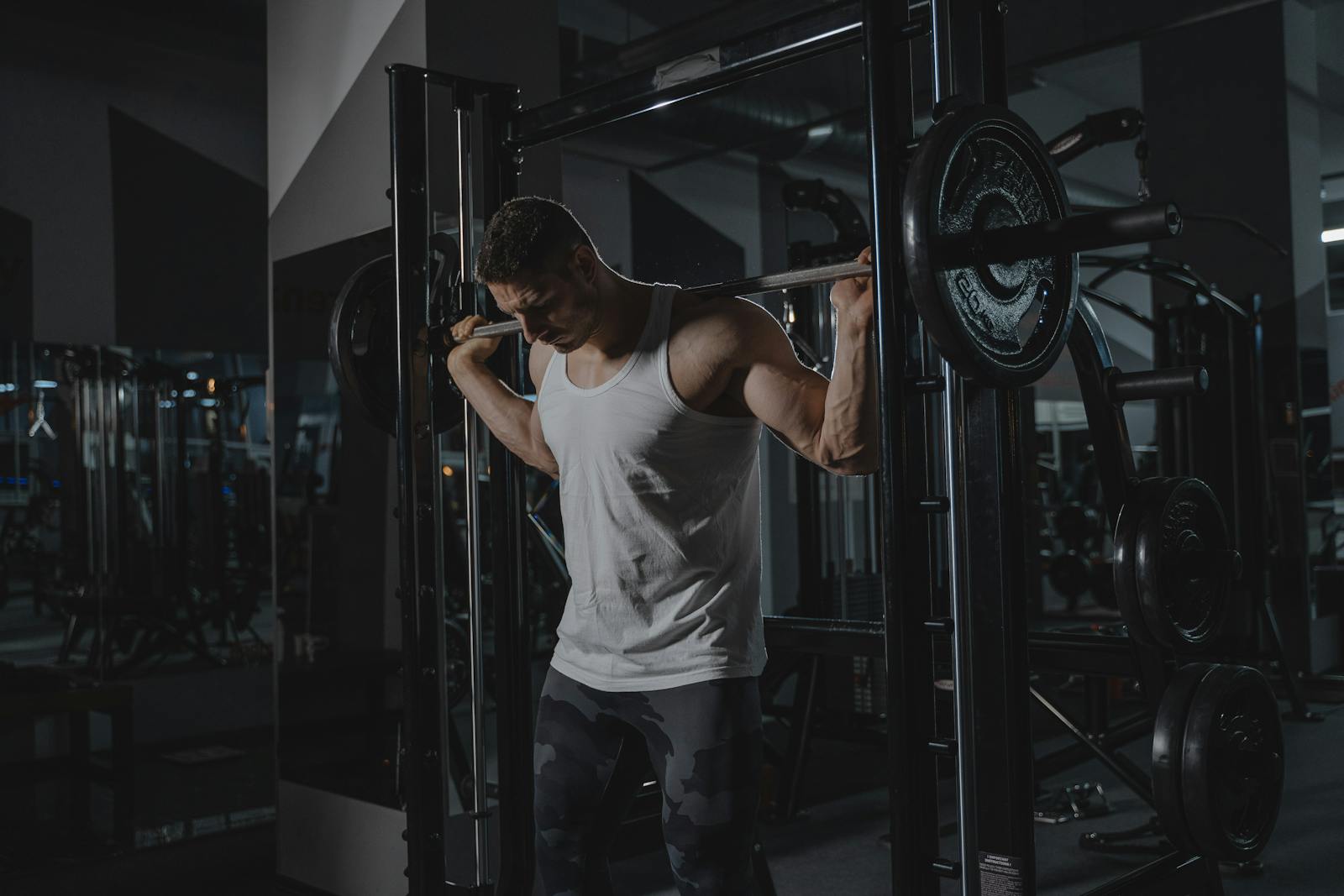 Smith Machine Squats: Unlock Strength Safely