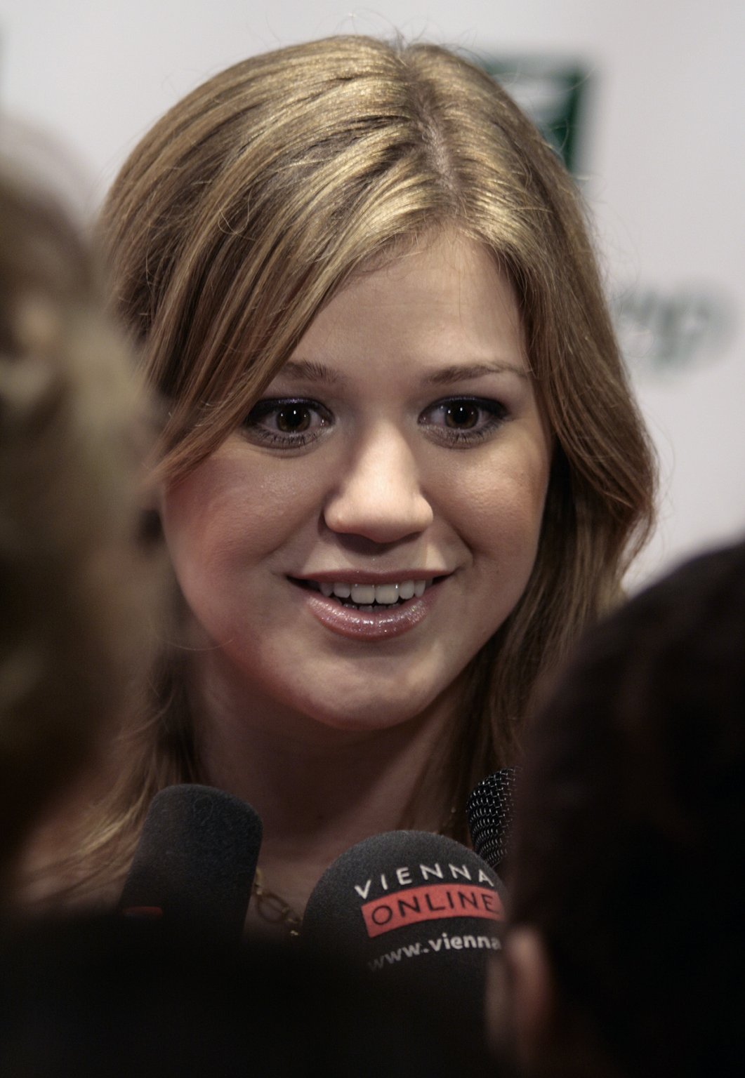 Kelly Clarkson Weight Loss Secret Revealed: 60 Pounds Gone