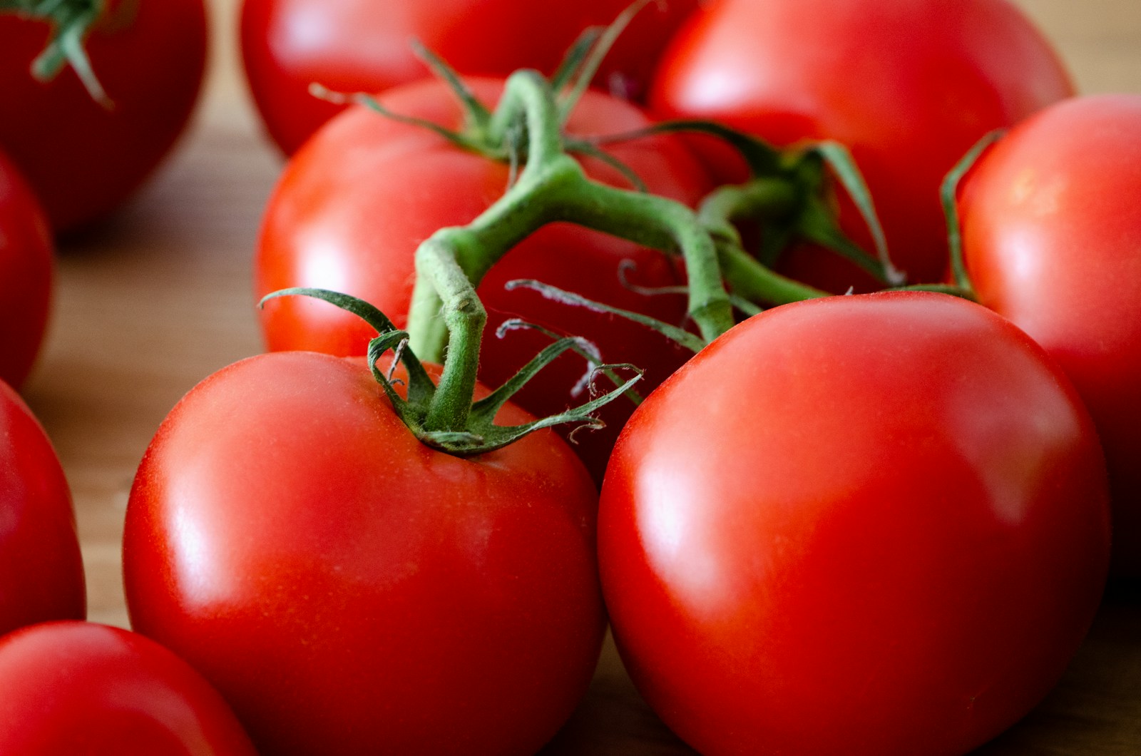 10 Proven Health Benefits of Tomatoes (Science-Based)