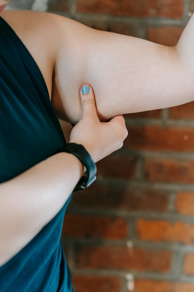15 Best Arm Fat Exercises to Tone Your Arms Fast