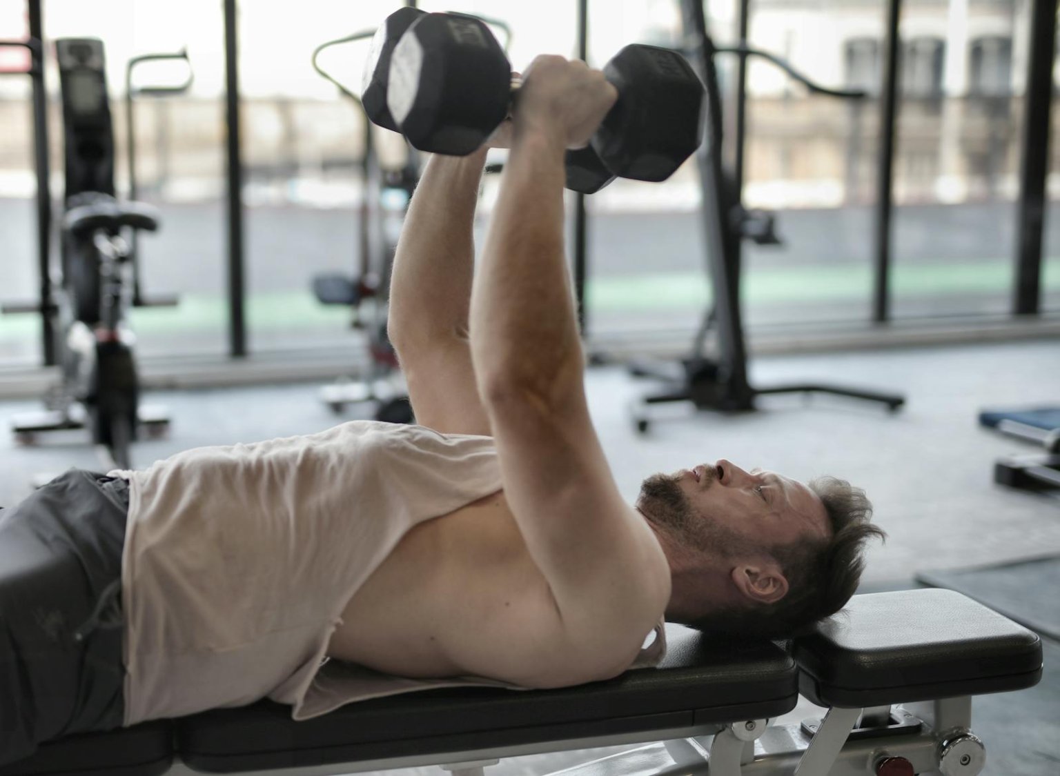 16 Best Upper Body Dumbbell Exercises for Strength & Definition