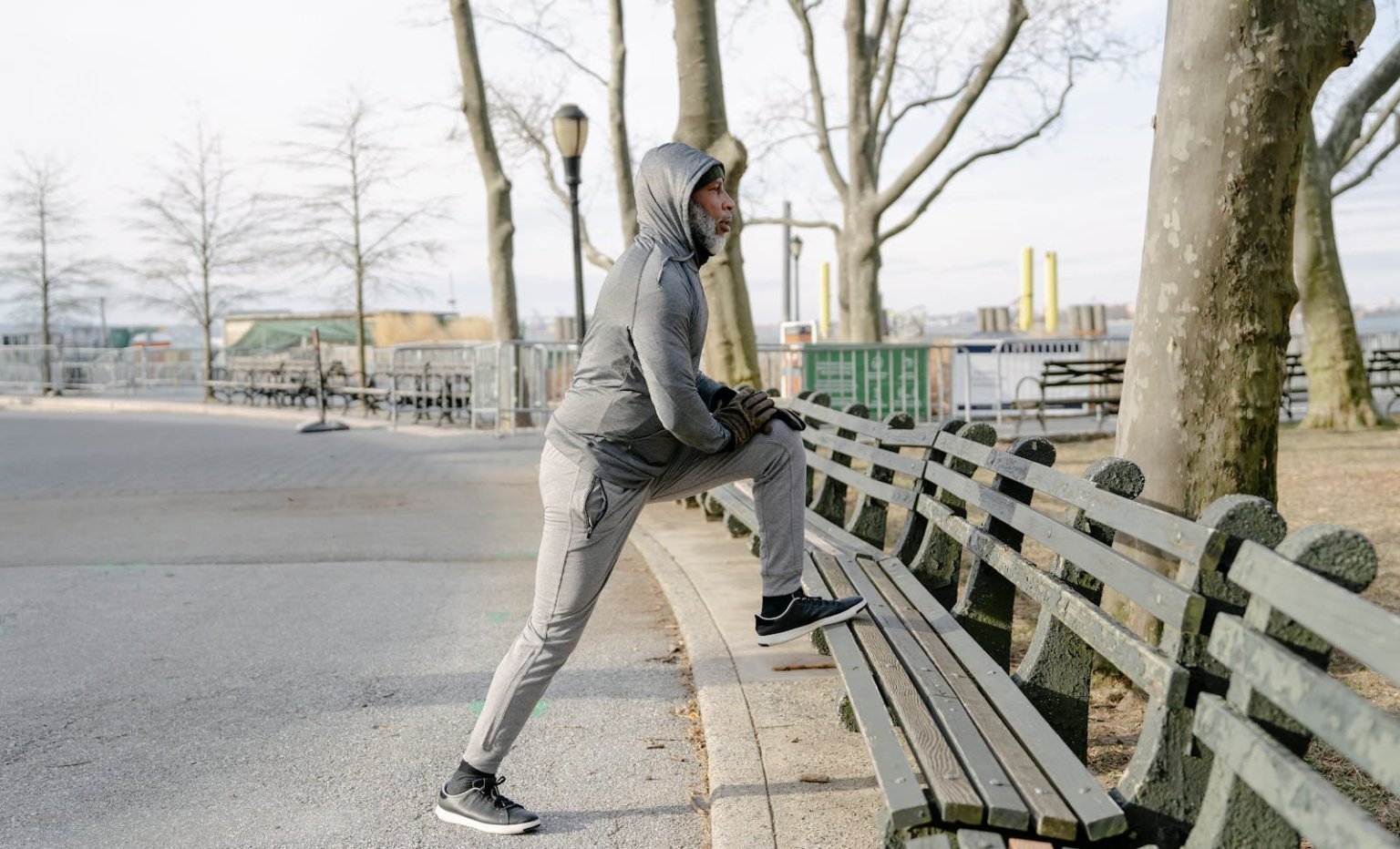 5 Best Quad Stretches for Seniors to Improve Mobility